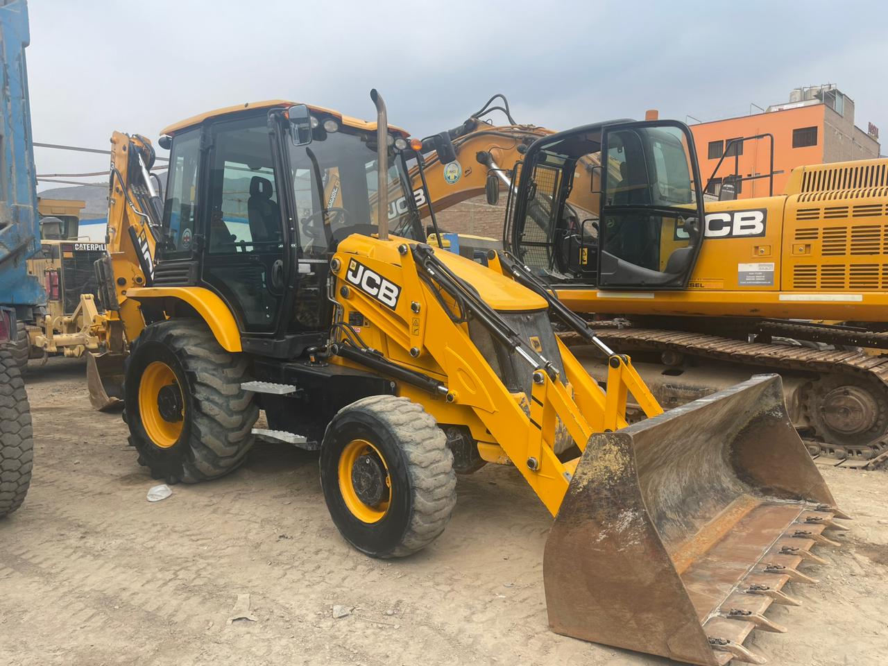 Retroexcavadora JCB 3CX Global – Corporación Maquifacil SAC